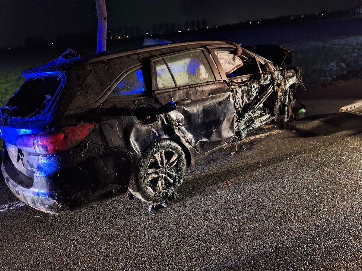 Vader (26) crasht onder invloed van alcohol met zoontje (4) op ...