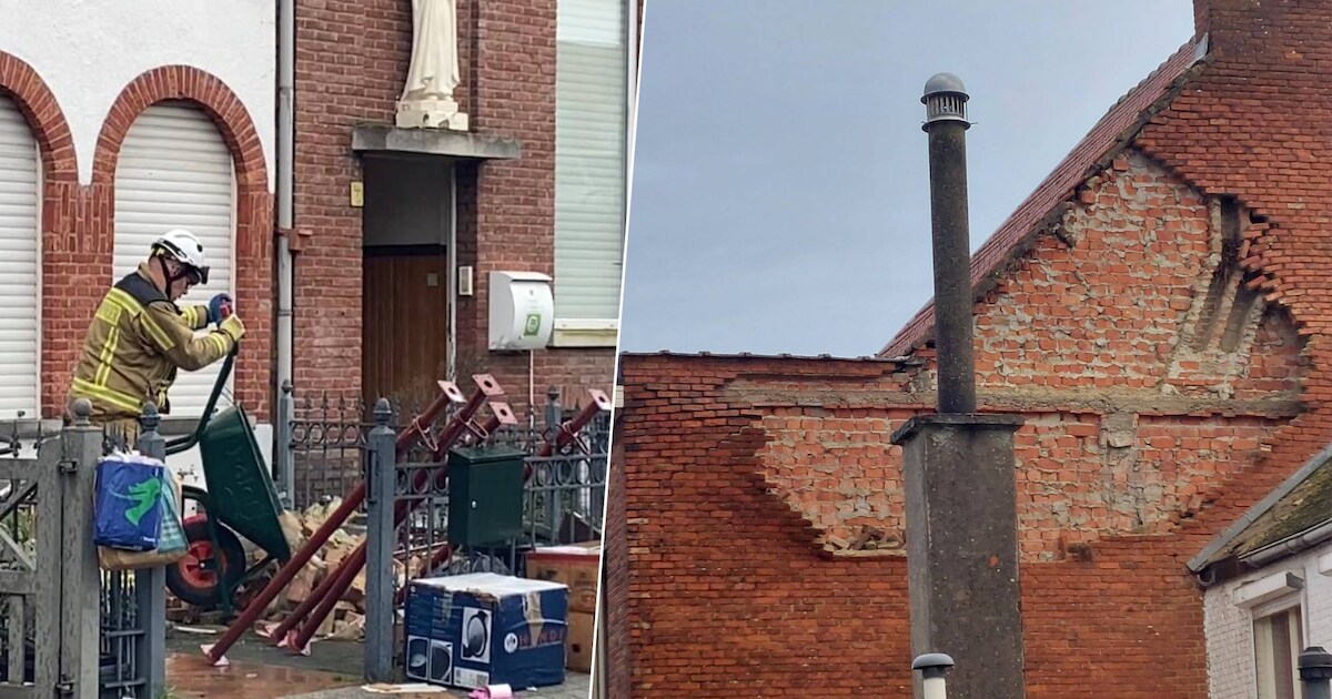 Stuk gevel van parochiezaal valt door lichtkoepel van aanpalend huis in ...