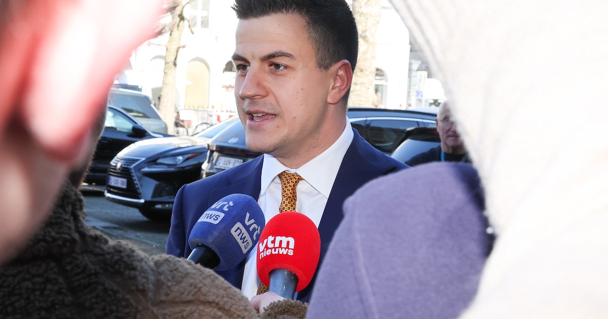 “Dit alles, voor belachelijke memes en cartoons”: Dries Van Langenhove ...