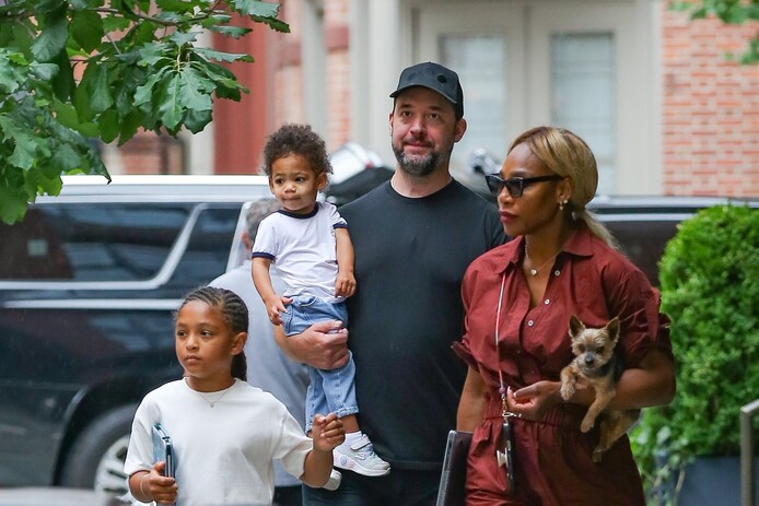 Nadat haar fans zich massaal zorgen begonnen te maken: tennisicoon ...