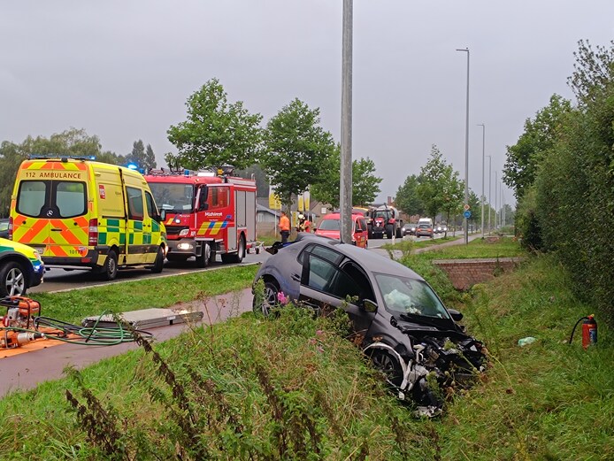 Twee gewonden bij frontale botsing | Staden | hln.be