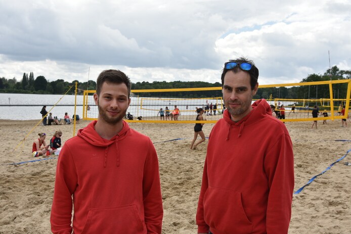 Volleybalclub HZ93 palmt Hofstade-strand in met 'Beachweekend’ | Zemst ...