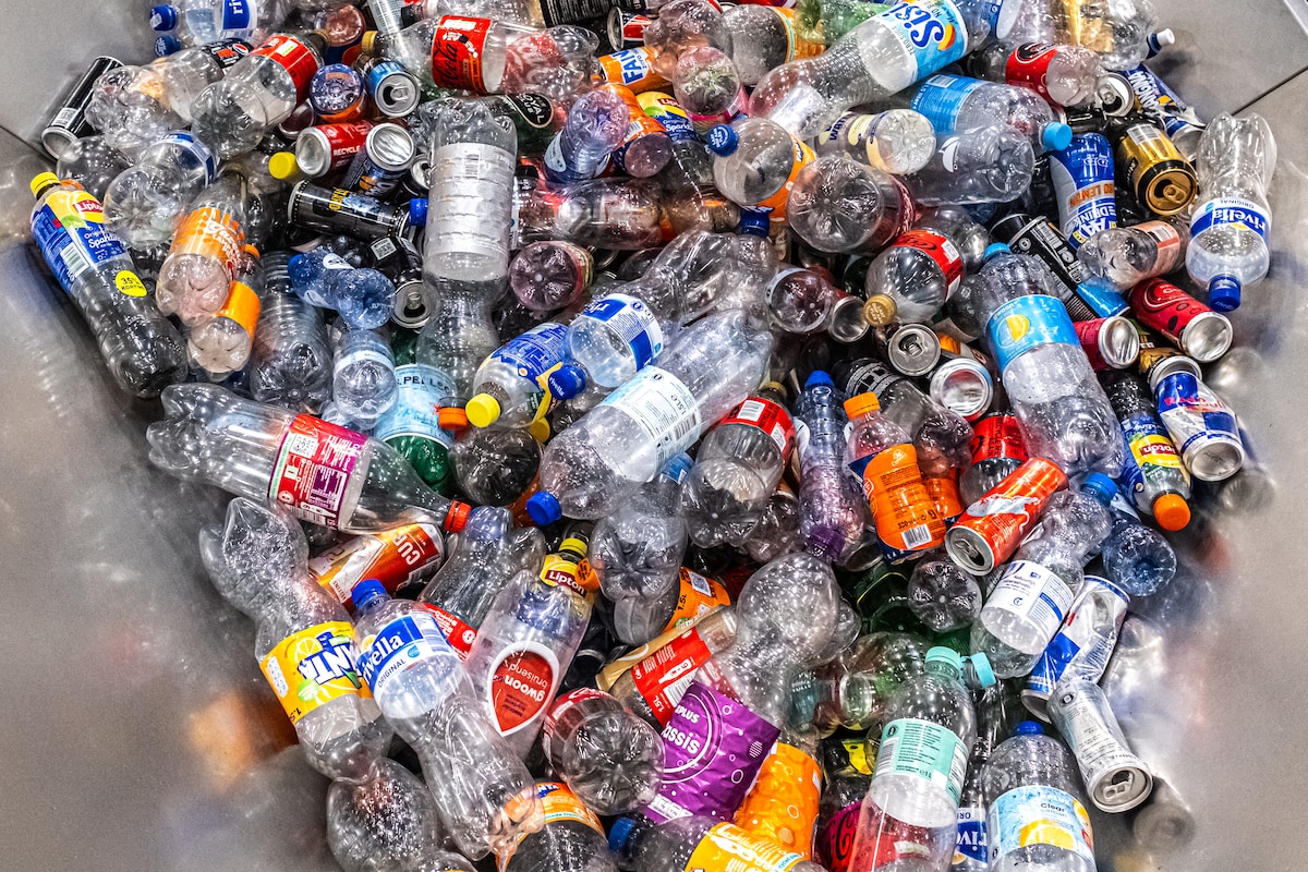Discussie over statiegeld op blikjes en plastic flessen tegen zwerfvuil ...