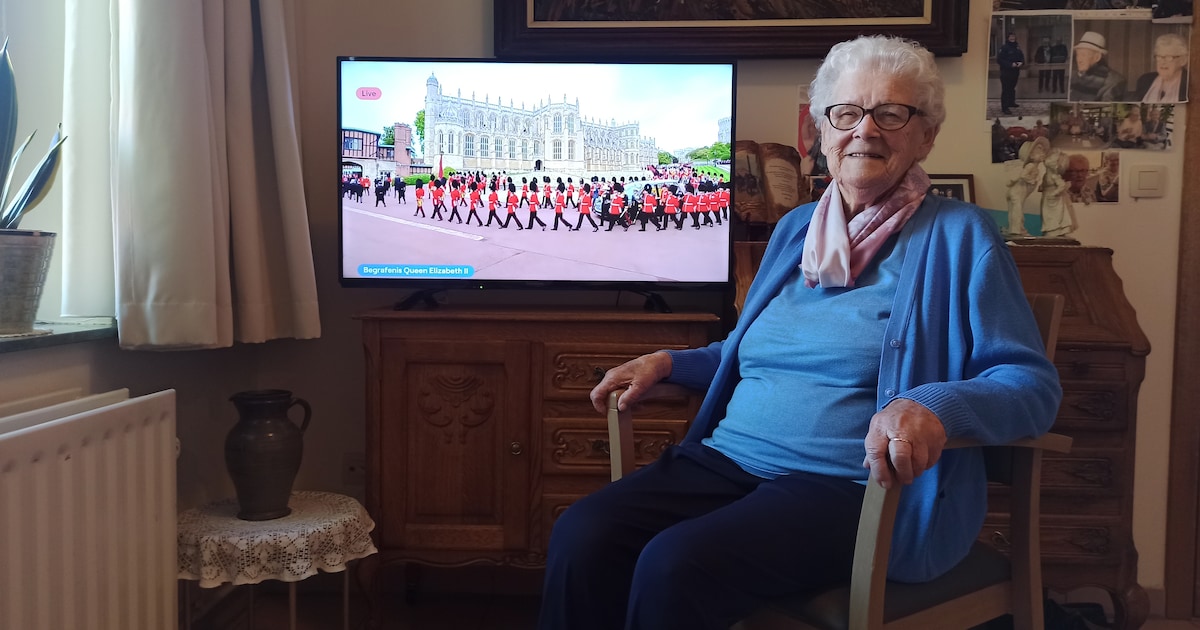 Anna (96) kijkt met veel bewondering naar afscheid van haar ...