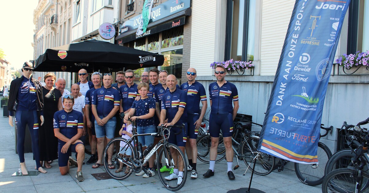 Wielertoeristen van Local Unique fietsen in het nieuw in de Vlaamse ...
