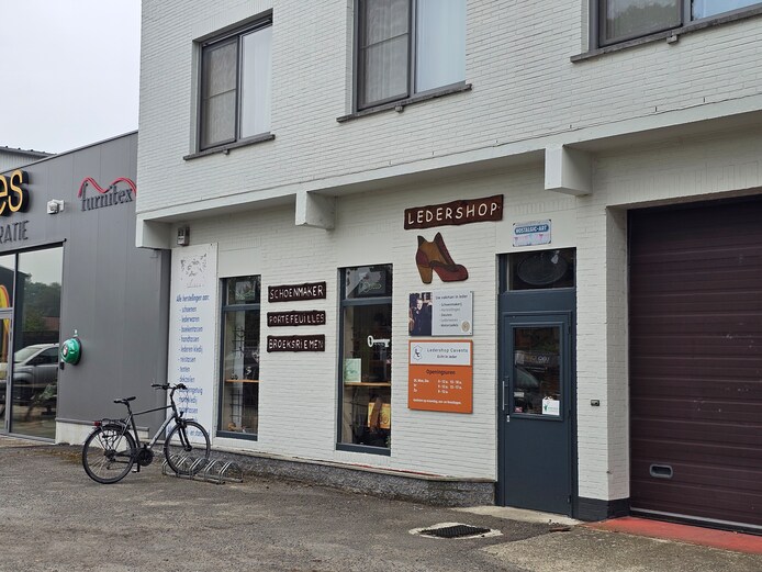 Walter (62) zoekt overnemer voor Ledershop Cavents: “Ooit begon een ...