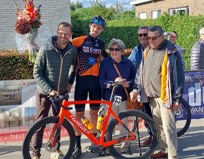 Thiemen Vanderplasschen wint in Tielt en draagt eerste zege ooit op aan ...