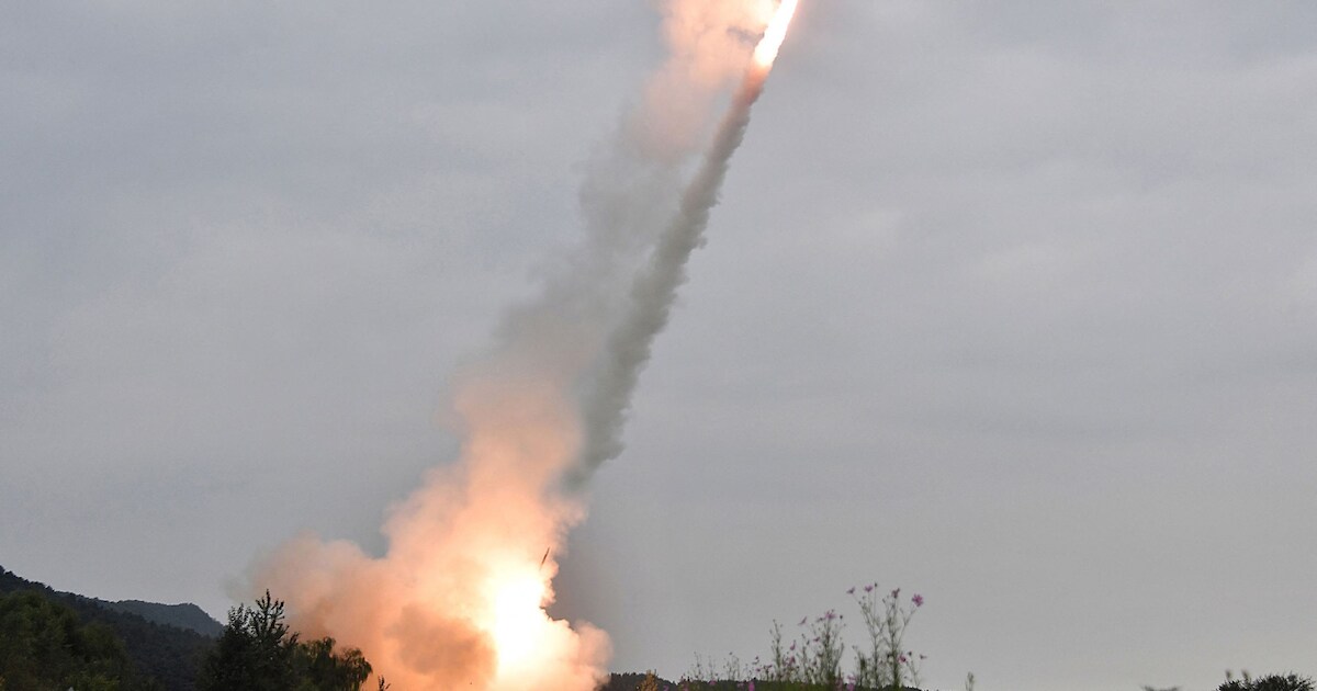 Noord-Korea vuurt twee ballistische raketten af richting Japanse Zee ...