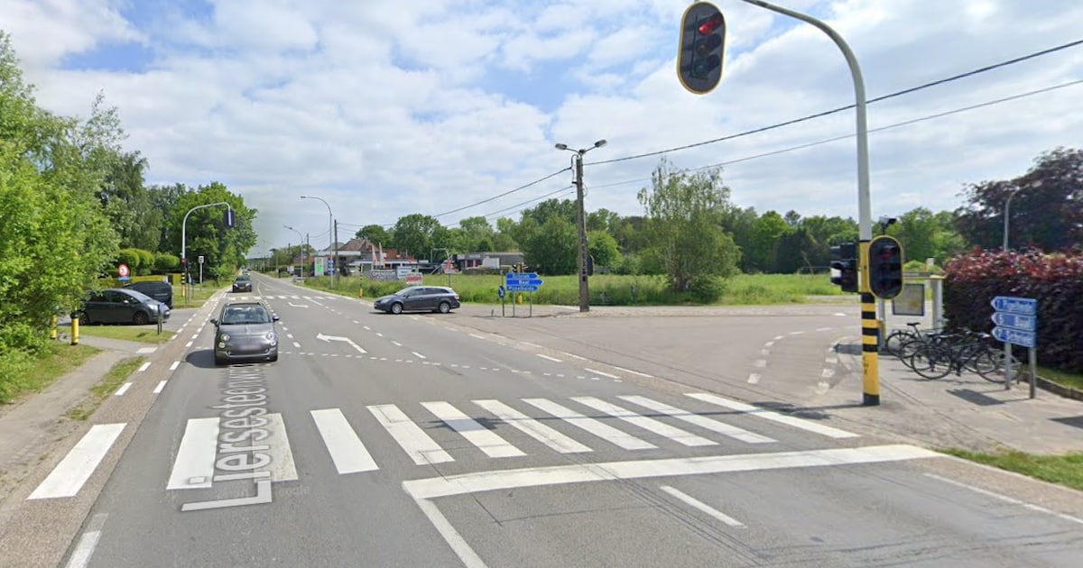 Rotonde vervangt kruispunt aan N10-Schrieksesteenweg: “Ontvingen dit ...
