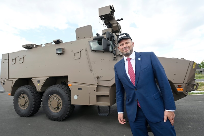 Defensie koopt extra gepantserde voertuigen aan voor 1,15 miljard euro ...