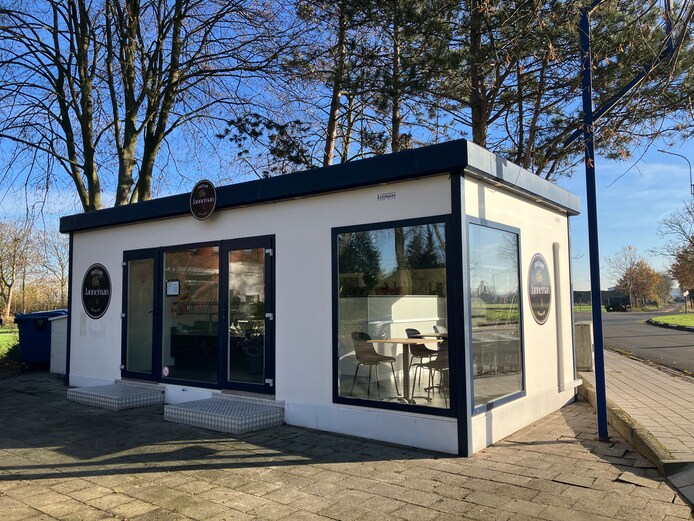 NET OPEN. Kimberly en Jan (33) nemen frituur in Kluizen over: “Gezellig ...