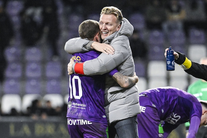 Nacho vergalt verjaardagsfeestje van Beerschot: Spanjaard schenkt KV Kortrijk in het slot een ...