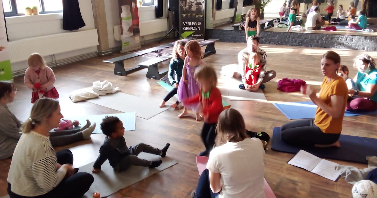 Elke zondag (groot)ouder-kindyoga in het Fit Center Du Parc | Aalst ...