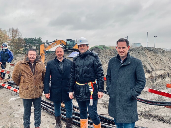 Eerste spadesteek nieuw sportcomplex: “Met het enige overdekte ...