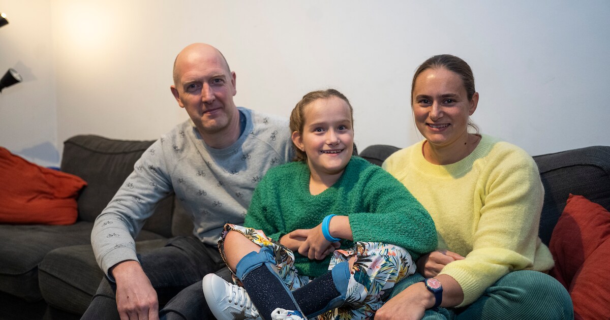 “Ze zou nooit iets kunnen, zeiden de dokters. Vandaag speelt Lore (9 ...