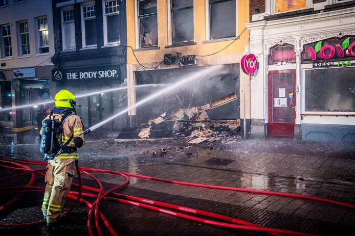 Sterke aanwijzingen dat brand in Arnhem is aangestoken: personen gezien ...