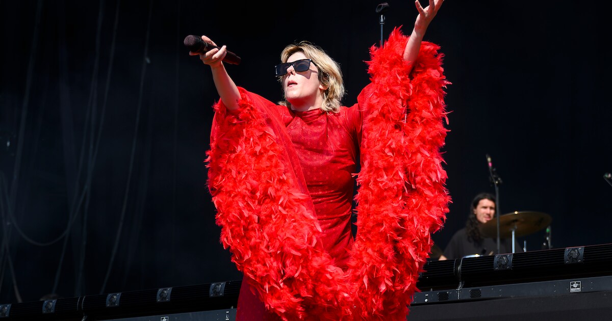 IN BEELD. Snikheet zomerweer én een blik straffe namen: Live Is Live mist start op Antwerpse ...