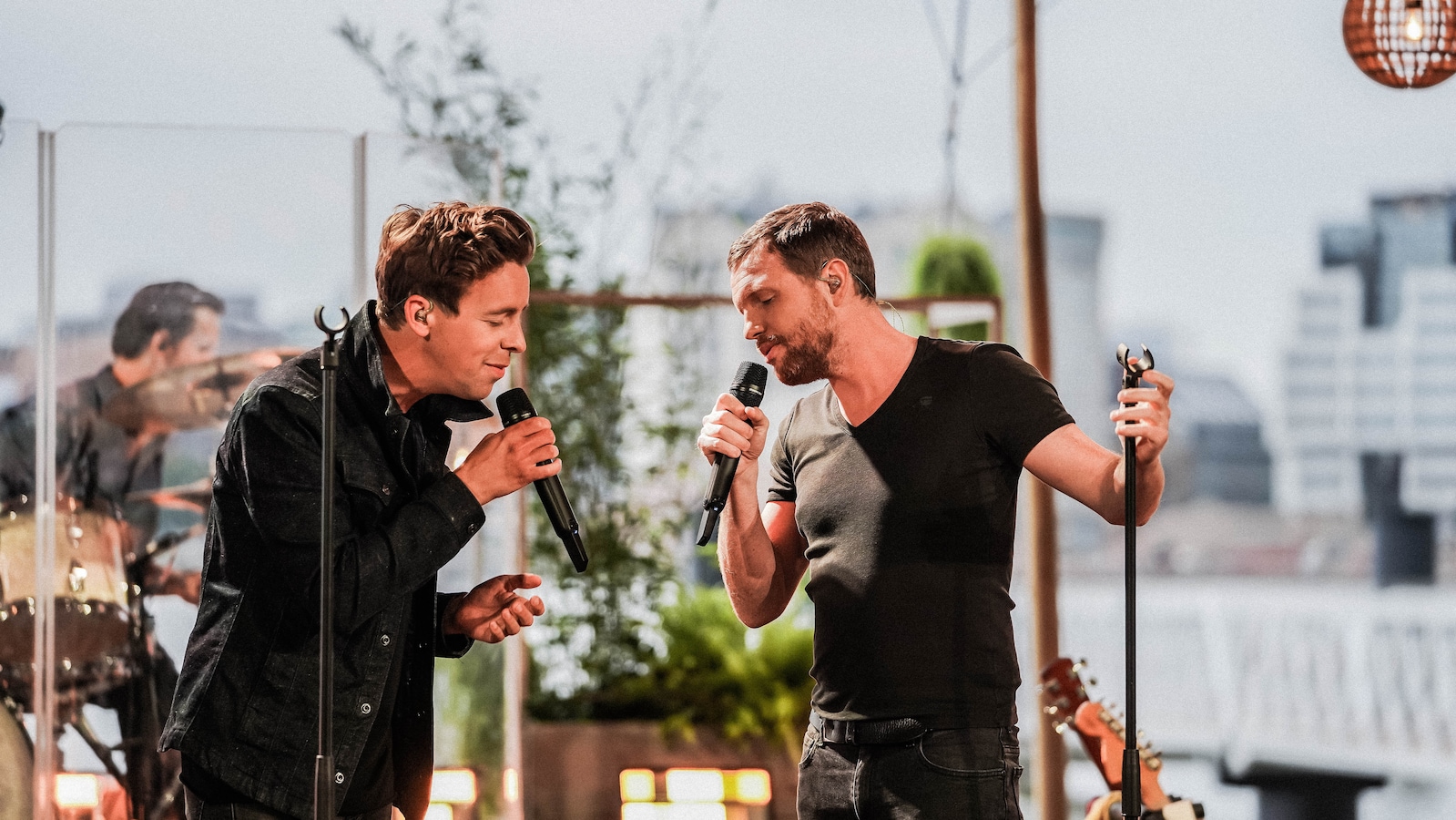 Cleymans & Van Geel kleuren mee de Dag van de Bornemnaar | Foto | hln.be