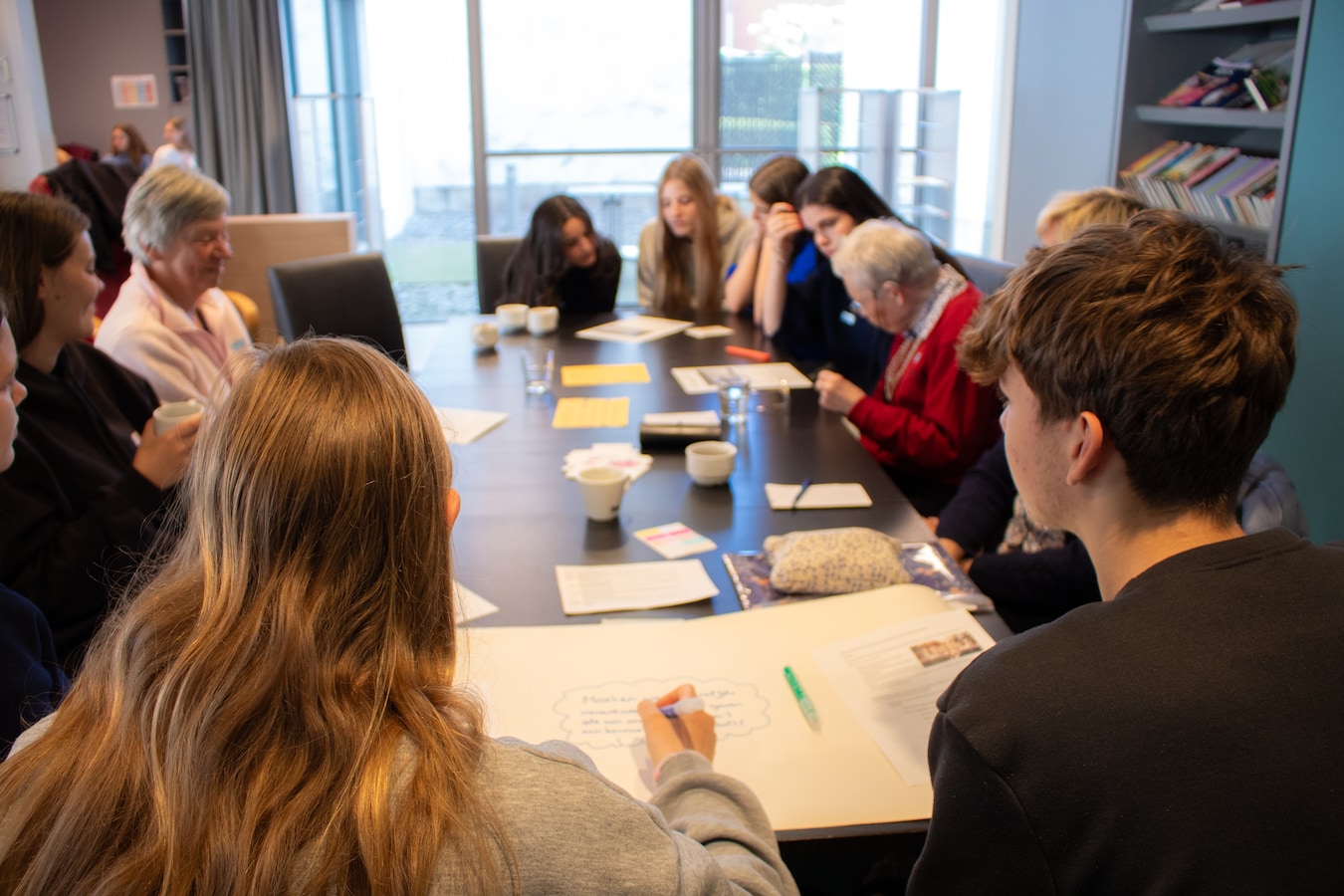 Leerlingen Sint-Norbertusinstituut in dialoog met andere generaties ...
