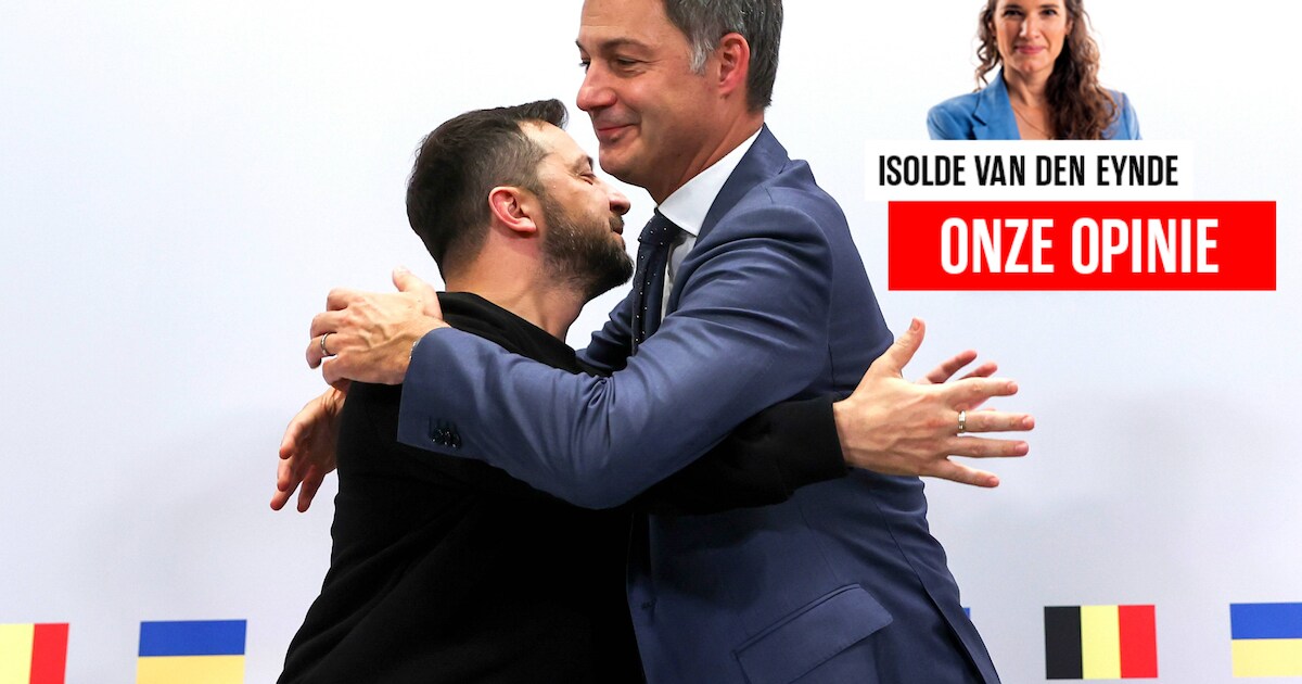 ONZE OPINIE. “Je zou de beloofde F16's een kat in een zak kunnen noemen ... ONZE OPINIE. “Je zou de beloofde F16's een kat in een zak kunnen noemen ...