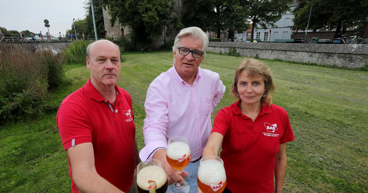 Nu mag het wel: met 2.000 klinken op de Vesten | Brugge | HLN.be