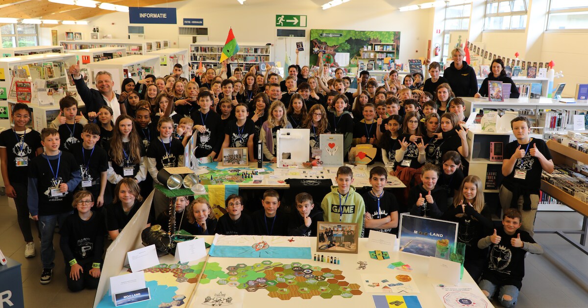 Leerlingen van Middenschool stellen hun ideale beschaving tentoon in de ...