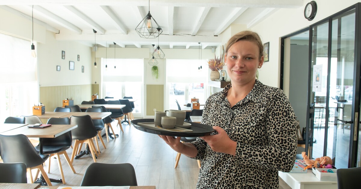 Sarah neemt Tante Charel over en maakt er Tante Sarah van: “Naast ...