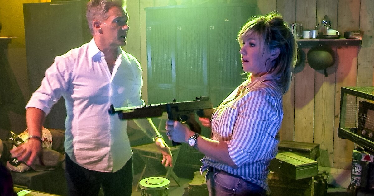 De lijken vallen letterlijk uit de kast in ‘Code van Coppens’ | TV | HLN.be