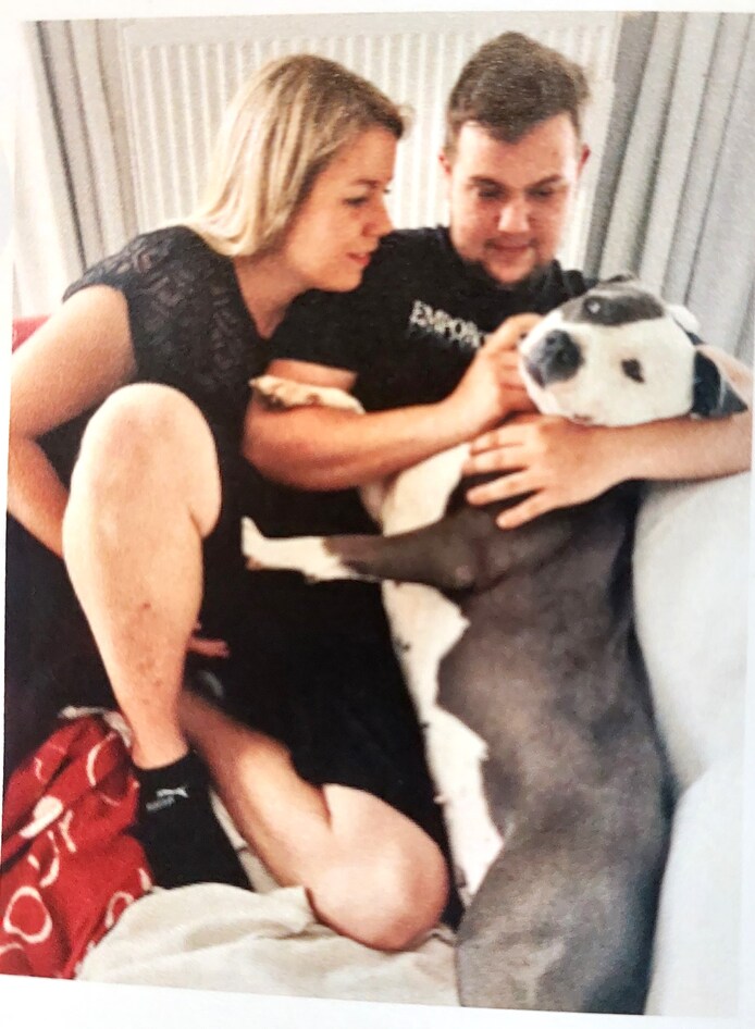 Aula te klein voor afscheid van Glenn (26), die stierf na ...