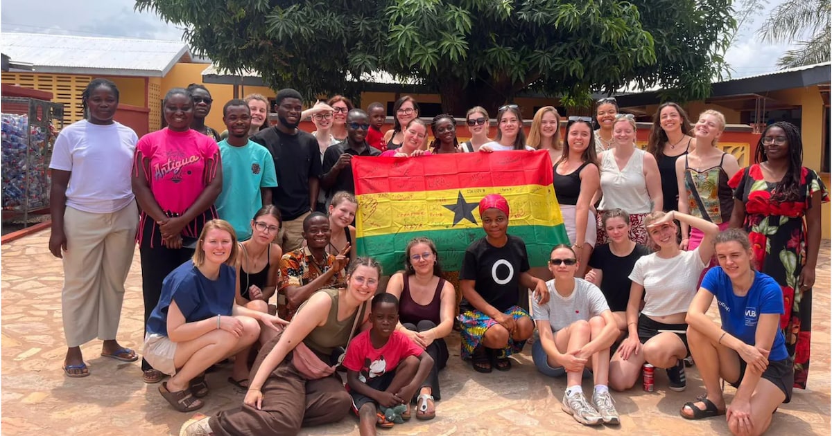 Elf Aalsterse studenten Verpleegkunde trekken naar Ghana: “Met weinig ...