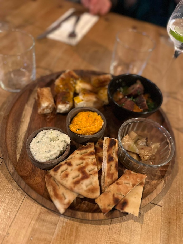RESTOTIP. Bistro Illyrian zet met glans de Albanese keuken op de Gentse ...