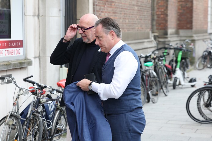 IN BEELD. Bekend Vlaanderen brengt laatste groet aan Brik Van Dyck | BV ...