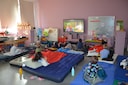 Kleuters sluiten kleutertijd af met eerste sleepover op school | Foto ...
