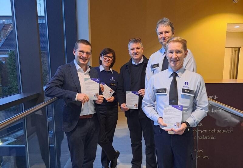 Politie Geraardsbergen/Lierde lanceert wijkinspecteur-flyers en ...