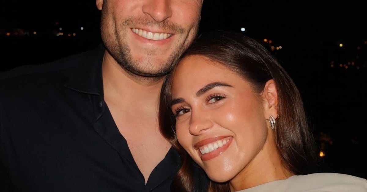 Viktor Verhulst en Sarah Puttemans vieren hun verloving met trip naar ...