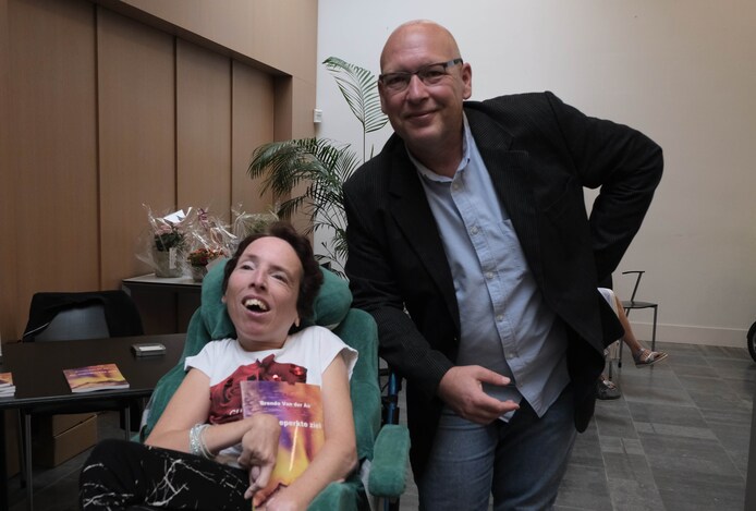 Brenda Van der Aa (44) brengt met 'De onbeperkte ziel’ haar eerste boek ...