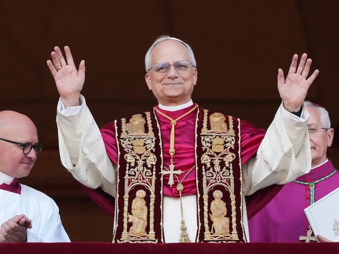 Kardinalen worden dan opgesloten in Sixtijnse Kapel en wachten op witte ...