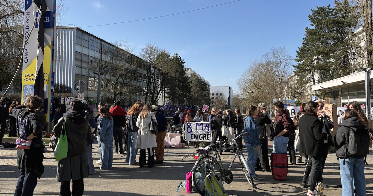Honderden mensen protesteren aan Brusselse universiteitscampus tegen ...