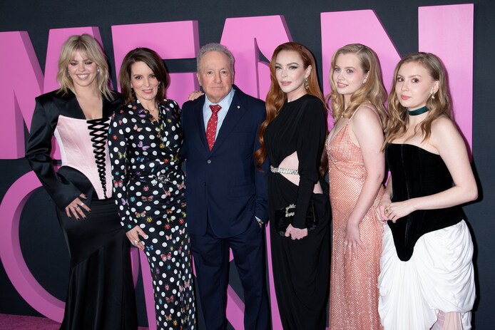 Lindsay Lohan duikt plots op bij première van remake ‘Mean Girls ...