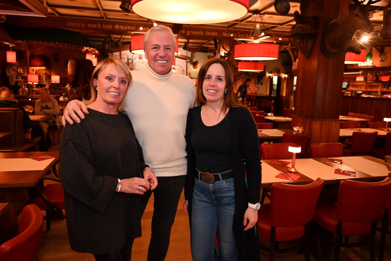 Gilles, Ward, Sander en Ruben blazen restaurant Oberbayern nieuw leven ...