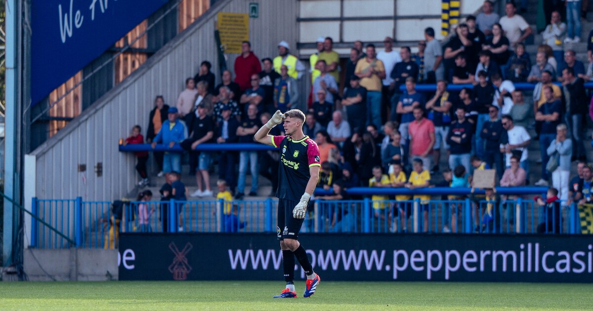 SK Beveren en Beau Reus beginnen pas na een uur te voetballen en laat ...