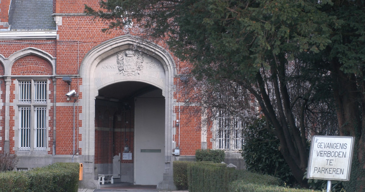 Cipier op non-actief gezet na bezwarend filmpje met gedetineerde: “Ze ...