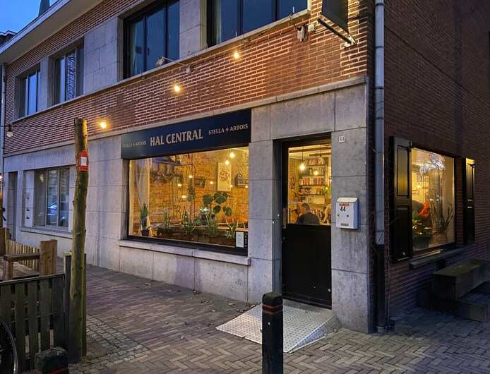 Laurens (24) neemt ‘Hal-Central’ over: “Eigenlijk was het niet mijn ...