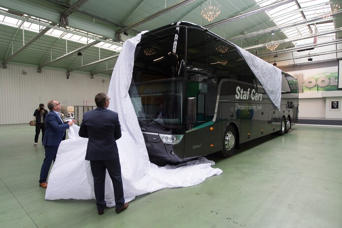 Van Hool levert vijf luxe-autocars aan grootste klant | Lier | hln.be