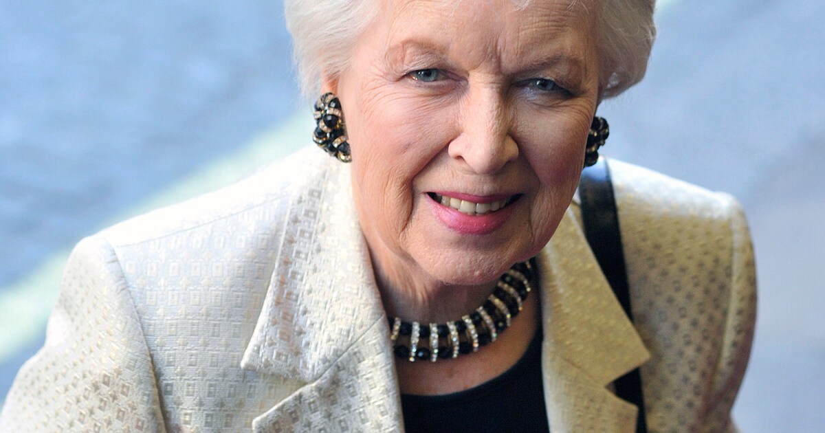 ‘Absolutely Fabulous’-actrice June Whitfield (93) overleden | Showbizz ...