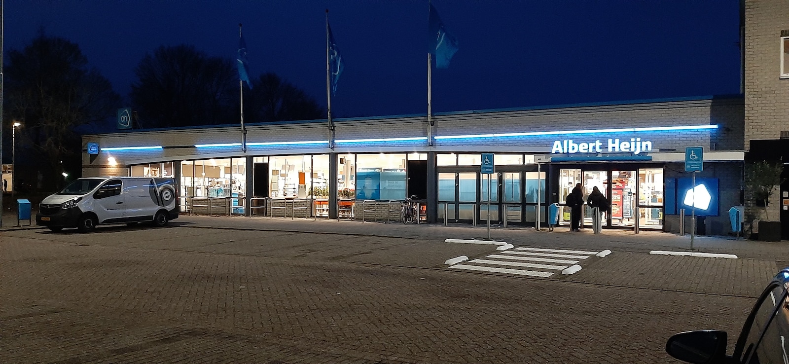 ‘Ik ben niet bang’; Albert Heijn Oostburg ‘gewoon’ open na overval ...