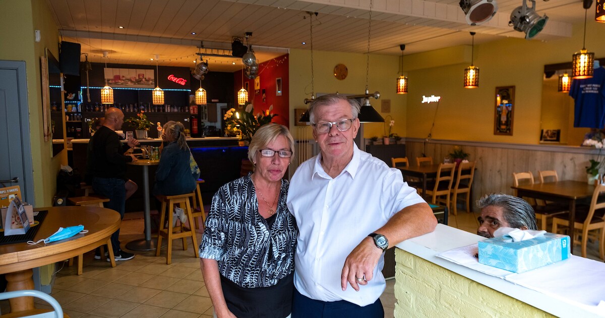 Voormalig buschauffeur Benny (72) tapt nu pintjes in café ‘t Nief ...
