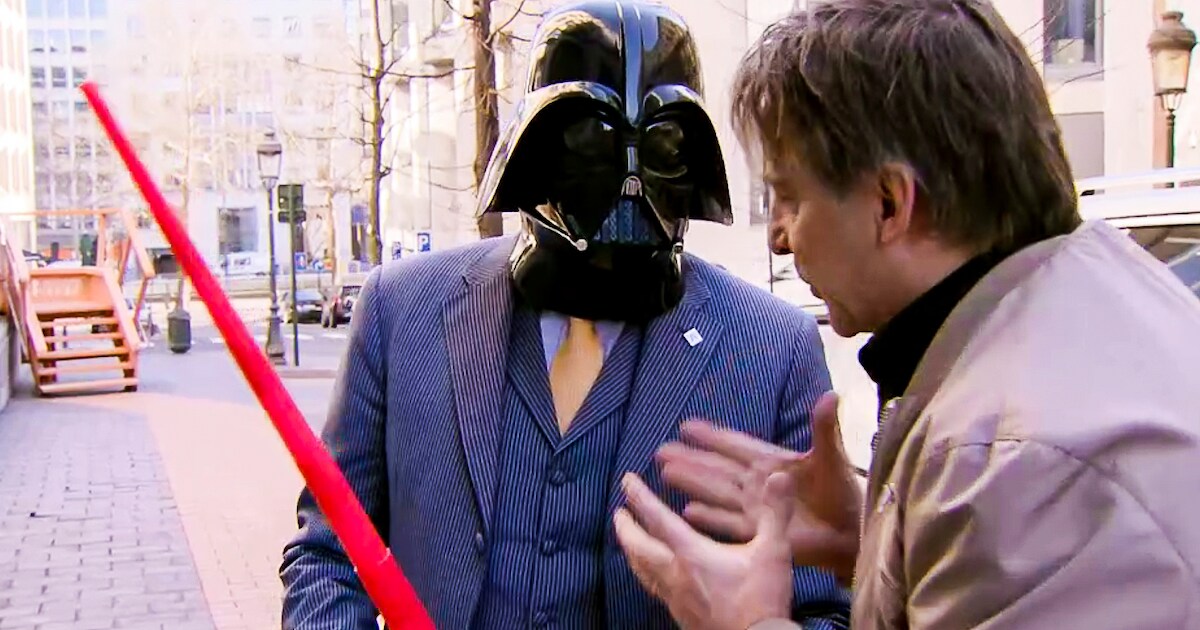 ‘Bart Vader’: De Wever kruipt letterlijk in de huid van Darth Vader ...