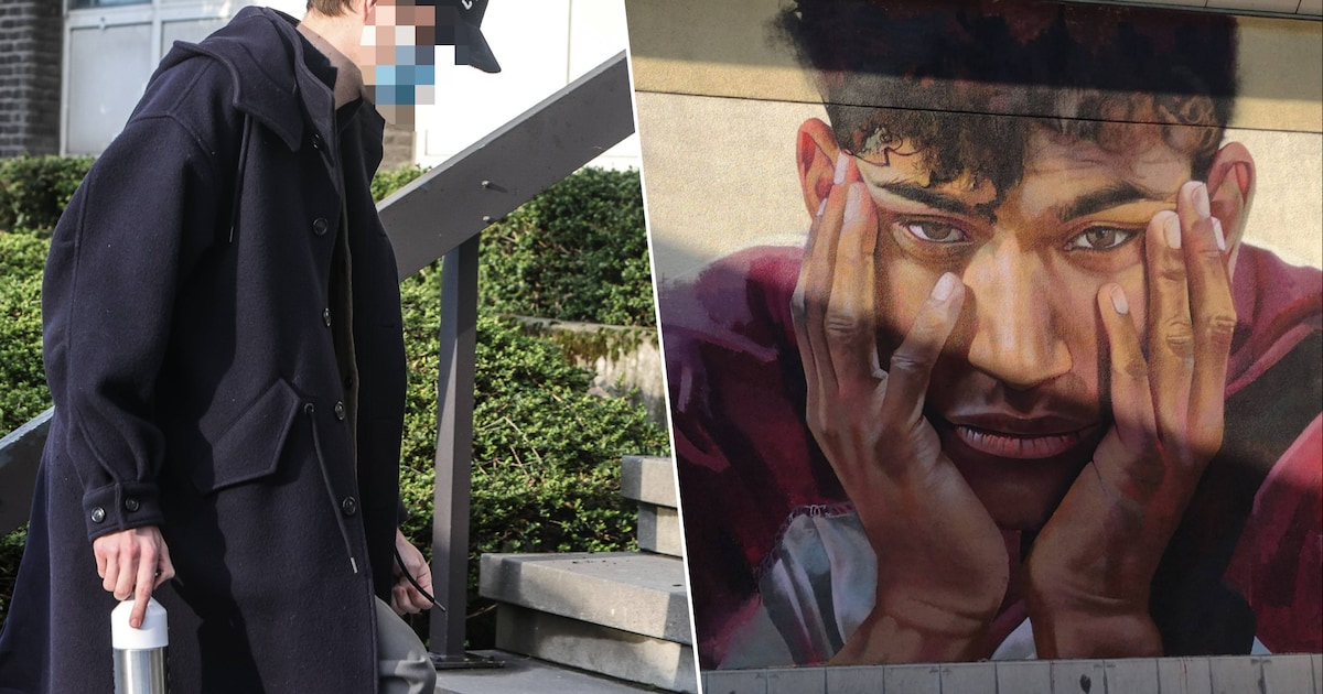 De knuffel tussen mama Sanda en praeses ‘Zaadje’ die het Reuzegomproces ...