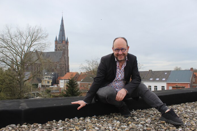 MIJN STAD. Het Eeklo van zangeres en ridder Petra Van Belleghem (53): “Op mijn favoriete ...